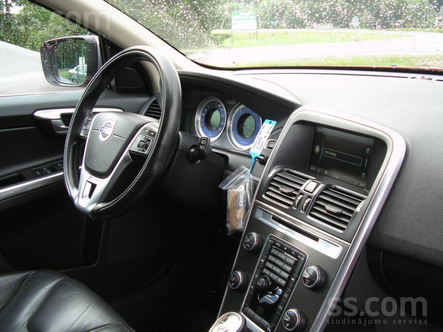 Red Volvo XC60 2012 in Riga, with an engine capacity of 2.00 L and mileage of 0 thousand km for 9950 €, photo 29 on AUTOMOTO.COM.LV