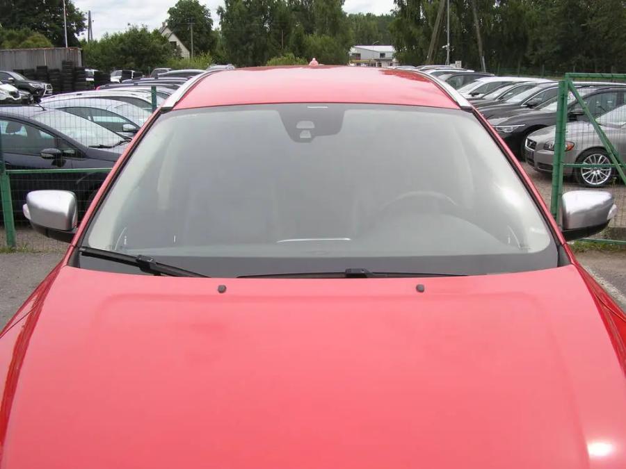 Red Volvo XC60 2012 in Sigulda, with an engine capacity of 2.00 L and mileage of 215 thousand km for 9950 €, photo 13 on AUTOMOTO.COM.LV