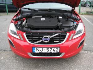 Red Volvo XC60 2012 in Sigulda, with an engine capacity of 2.00 L and mileage of 215 thousand km for 9950 €, photo 33 on AUTOMOTO.COM.LV