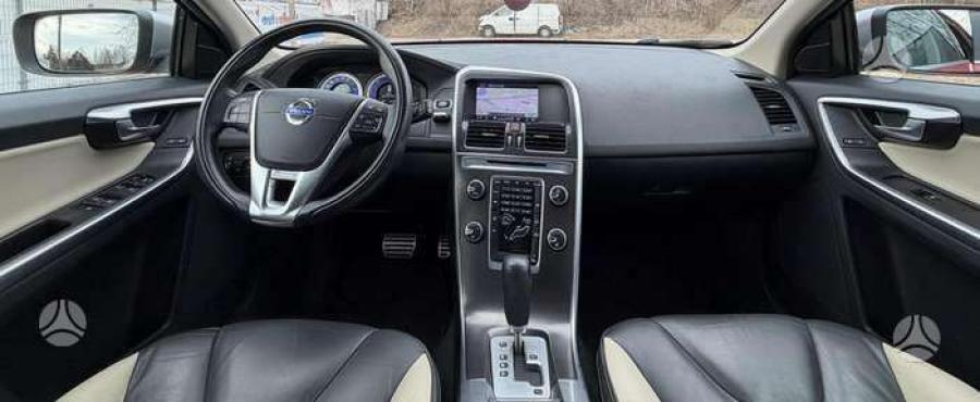 Red Volvo XC60 2012 in Siauliai, with an engine capacity of 1.98 L and mileage of 255 thousand km for 12450 €, photo 21 on AUTOMOTO.COM.LV