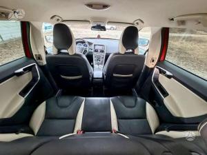 Red Volvo XC60 2012 in Siauliai, with an engine capacity of 1.98 L and mileage of 255 thousand km for 12450 €, photo 28 on AUTOMOTO.COM.LV