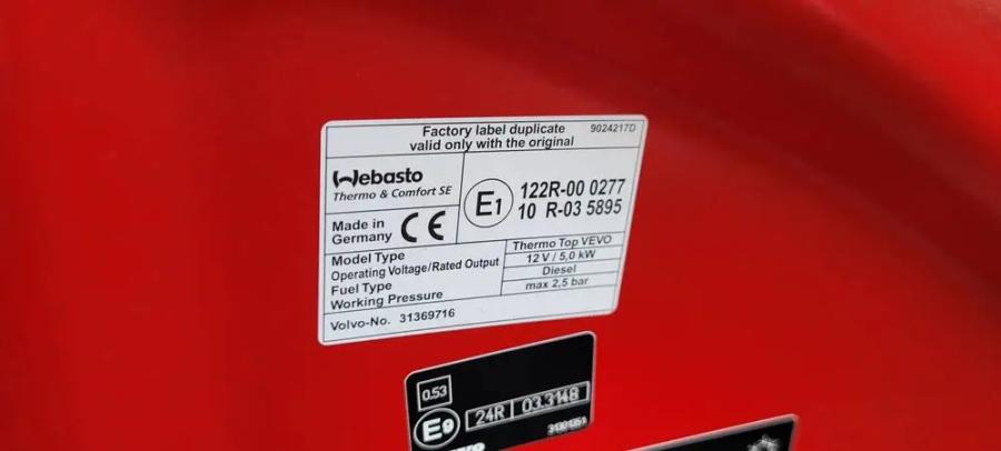 Red Volvo XC60 2013 in Riga, with an engine capacity of 2.40 L and mileage of 213 thousand km for 11500 €, photo 12 on AUTOMOTO.COM.LV