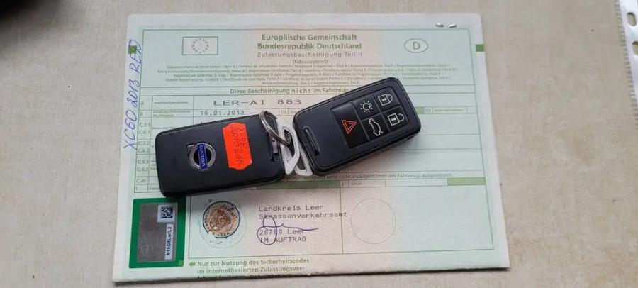 Red Volvo XC60 2013 in Riga, with an engine capacity of 2.40 L and mileage of 213 thousand km for 11500 €, photo 21 on AUTOMOTO.COM.LV
