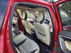 Red Volvo XC60 2013 in Riga, with an engine capacity of 2.00 L and mileage of 180 thousand km for 10500 €, photo 10 on AUTOMOTO.COM.LV
