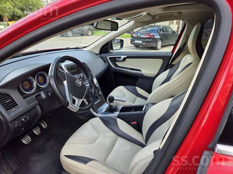 Red Volvo XC60 2013 in Riga, with an engine capacity of 2.00 L and mileage of 180 thousand km for 10500 €, photo 11 on AUTOMOTO.COM.LV