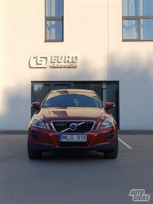 Sarkans Volvo XC60 2013 Kauņa, ar dzinēja tilpumu 2.40 L un nobraukumu 220 tūkst. km par 9500 €, foto 3 vietnē AUTOMOTO.COM.LV