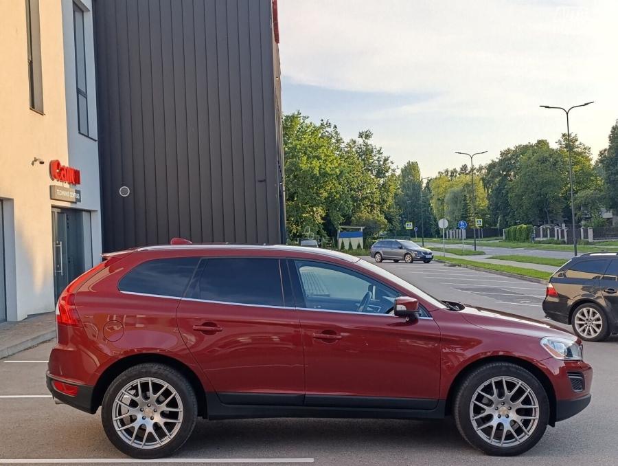 Sarkans Volvo XC60 2013 Kauņa, ar dzinēja tilpumu 2.40 L un nobraukumu 220 tūkst. km par 9500 €, foto 5 vietnē AUTOMOTO.COM.LV