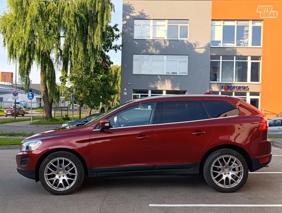 Sarkans Volvo XC60 2013 Kauņa, ar dzinēja tilpumu 2.40 L un nobraukumu 220 tūkst. km par 9500 €, foto 9 vietnē AUTOMOTO.COM.LV