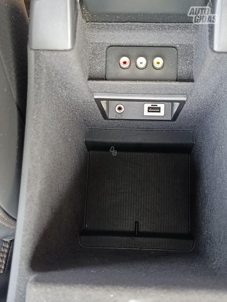 Sarkans Volvo XC60 2013 Kauņa, ar dzinēja tilpumu 2.40 L un nobraukumu 220 tūkst. km par 9500 €, foto 24 vietnē AUTOMOTO.COM.LV