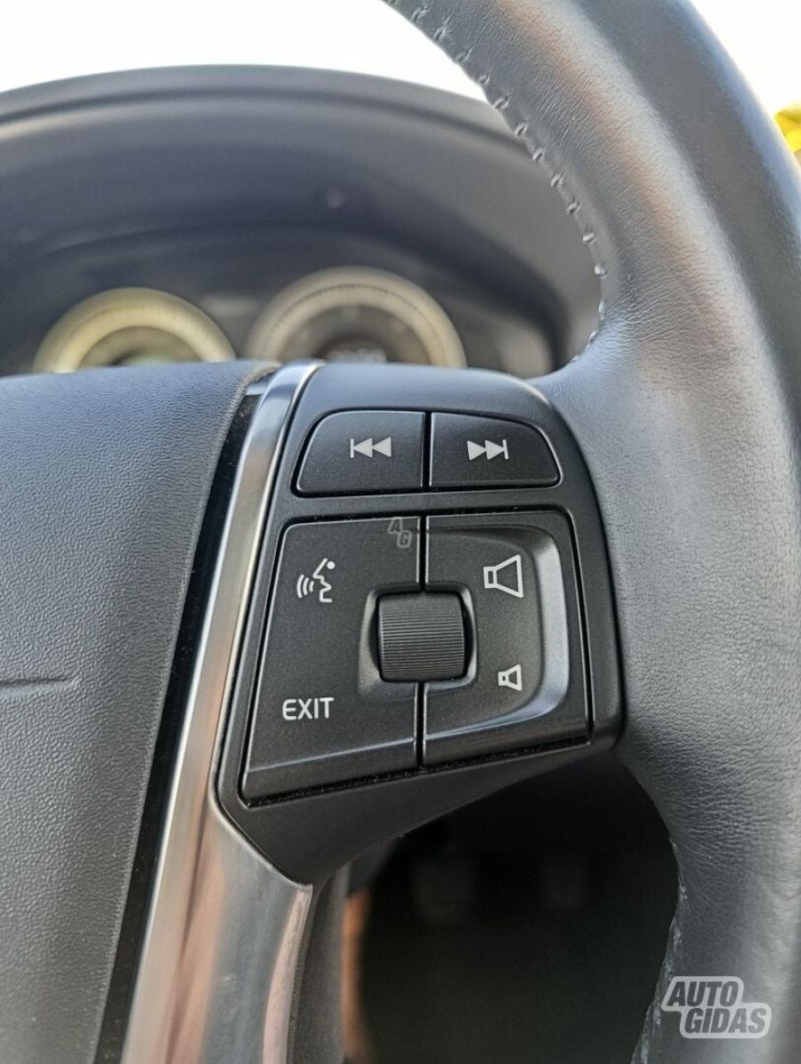 Sarkans Volvo XC60 2013 Kauņa, ar dzinēja tilpumu 2.40 L un nobraukumu 220 tūkst. km par 9500 €, foto 27 vietnē AUTOMOTO.COM.LV