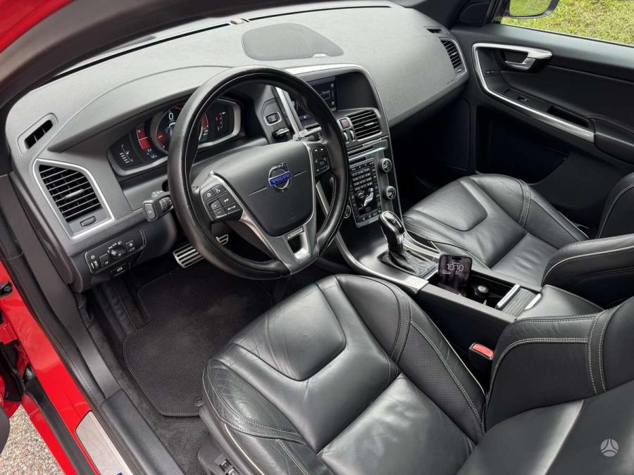 Sarkans Volvo XC60 2013 Alīta, ar dzinēja tilpumu 2.40 L un nobraukumu 272 tūkst. km par 13600 €, foto 8 vietnē AUTOMOTO.COM.LV