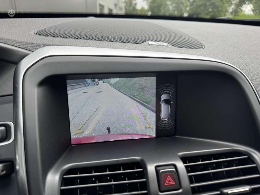 Sarkans Volvo XC60 2013 Alīta, ar dzinēja tilpumu 2.40 L un nobraukumu 272 tūkst. km par 13600 €, foto 17 vietnē AUTOMOTO.COM.LV