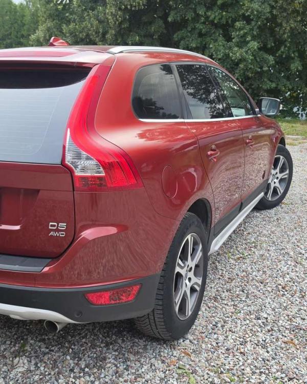 Red Volvo XC60 2013 in Raseiniai, with an engine capacity of 2.40 L and mileage of 289 thousand km for 7999 €, photo 9 on AUTOMOTO.COM.LV