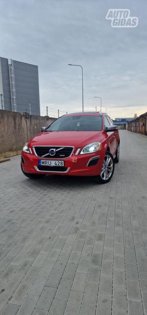 Sarkans Volvo XC60 2013 Klaipėda, ar dzinēja tilpumu 3.00 L un nobraukumu 281 tūkst. km par 10200 €, foto  vietnē AUTOMOTO.COM.LV