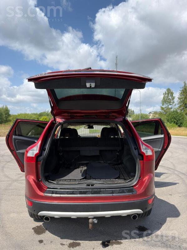Sarkans Volvo XC60 2013 Dobele, ar dzinēja tilpumu 2.40 L un nobraukumu 309 tūkst. km par 8999 €, foto 10 vietnē AUTOMOTO.COM.LV