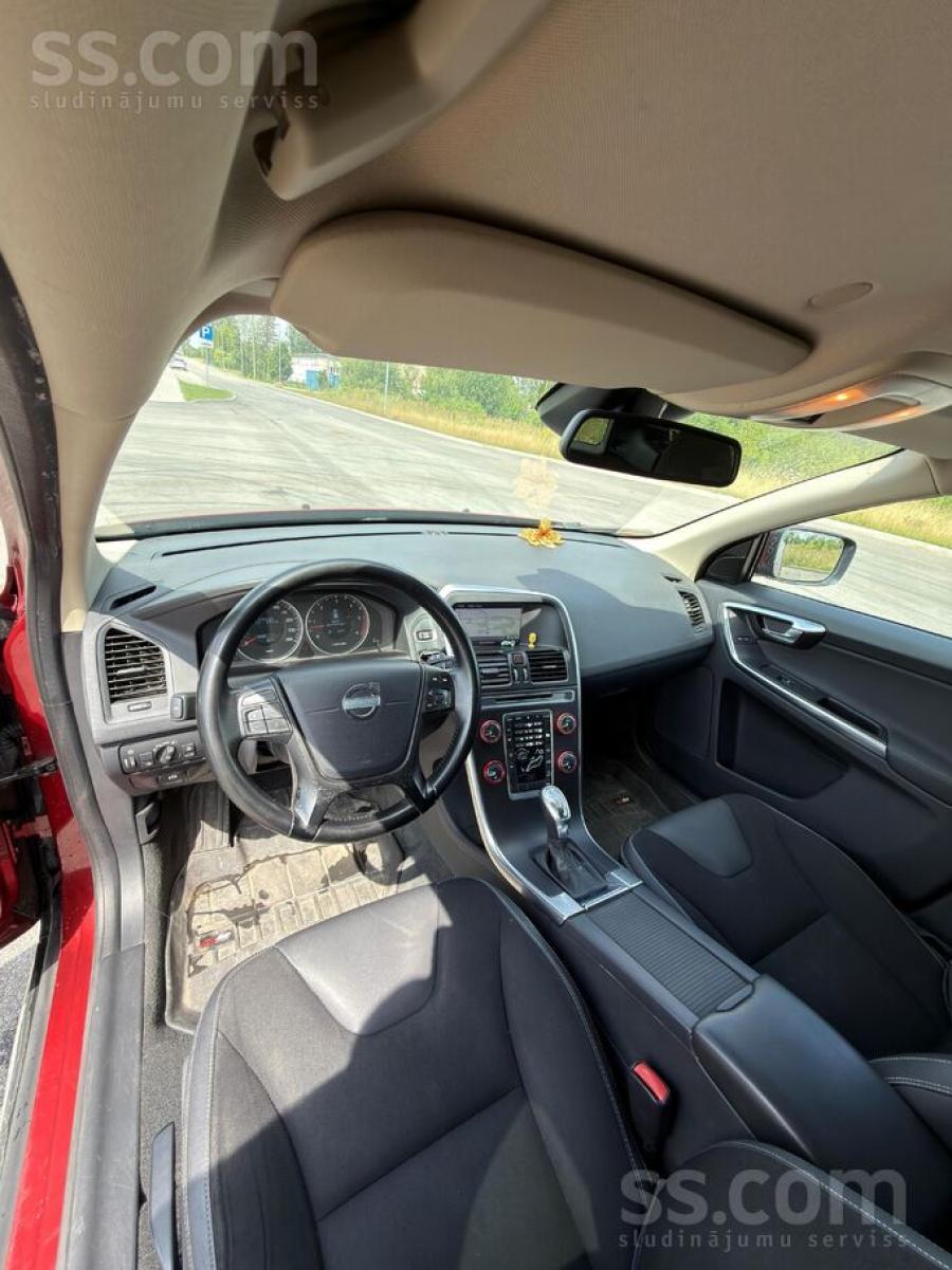 Sarkans Volvo XC60 2013 Dobele, ar dzinēja tilpumu 2.40 L un nobraukumu 309 tūkst. km par 8999 €, foto 18 vietnē AUTOMOTO.COM.LV