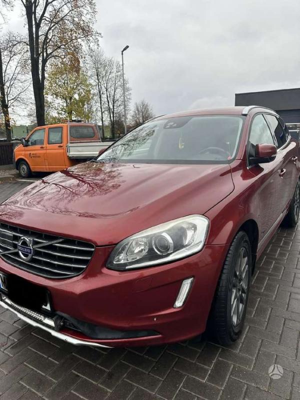 Sarkans Volvo XC60 2014 Tauragė, ar dzinēja tilpumu 2.40 L un nobraukumu 366 tūkst. km par 12000 €, foto 1 vietnē AUTOMOTO.COM.LV