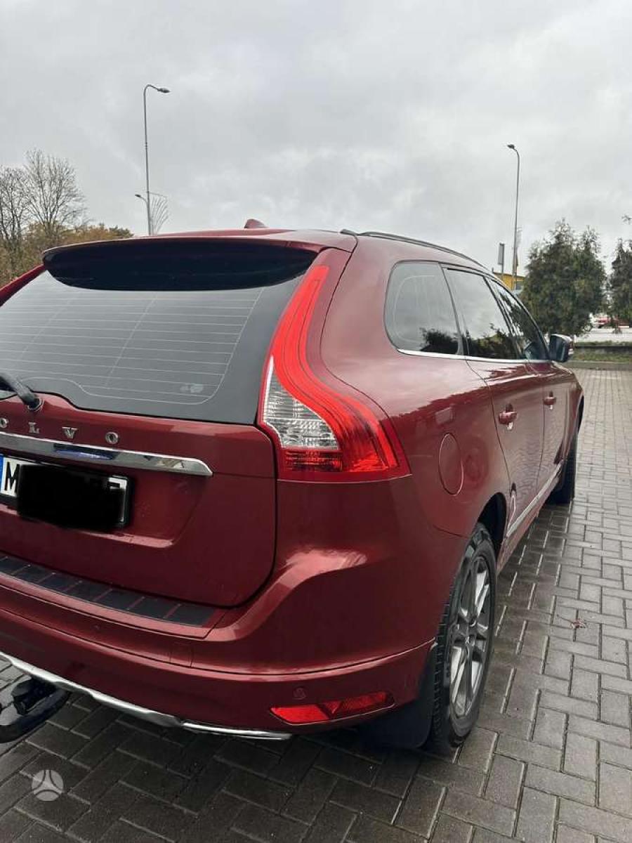 Red Volvo XC60 2014 in Taurage, with an engine capacity of 2.40 L and mileage of 366 thousand km for 12000 €, photo 2 on AUTOMOTO.COM.LV