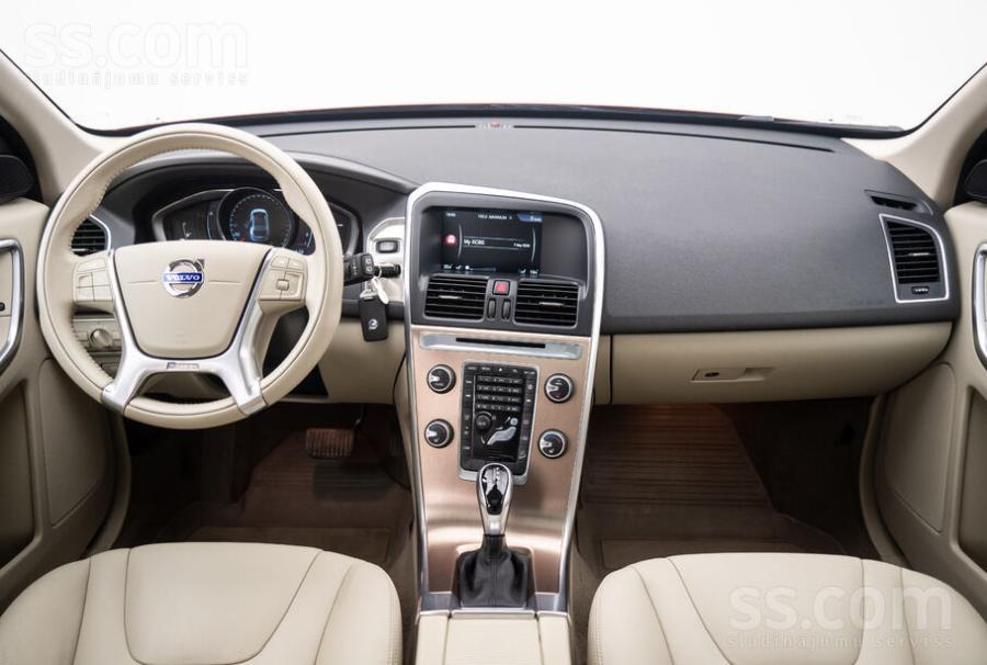 Sarkans Volvo XC60 2014 Rīga, ar dzinēja tilpumu 3.00 L un nobraukumu 160 tūkst. km par 13999 €, foto 13 vietnē AUTOMOTO.COM.LV