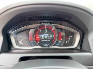 Sarkans Volvo XC60 2014 Rīga, ar dzinēja tilpumu 2.00 L un nobraukumu 194 tūkst. km par 14500 €, foto 16 vietnē AUTOMOTO.COM.LV