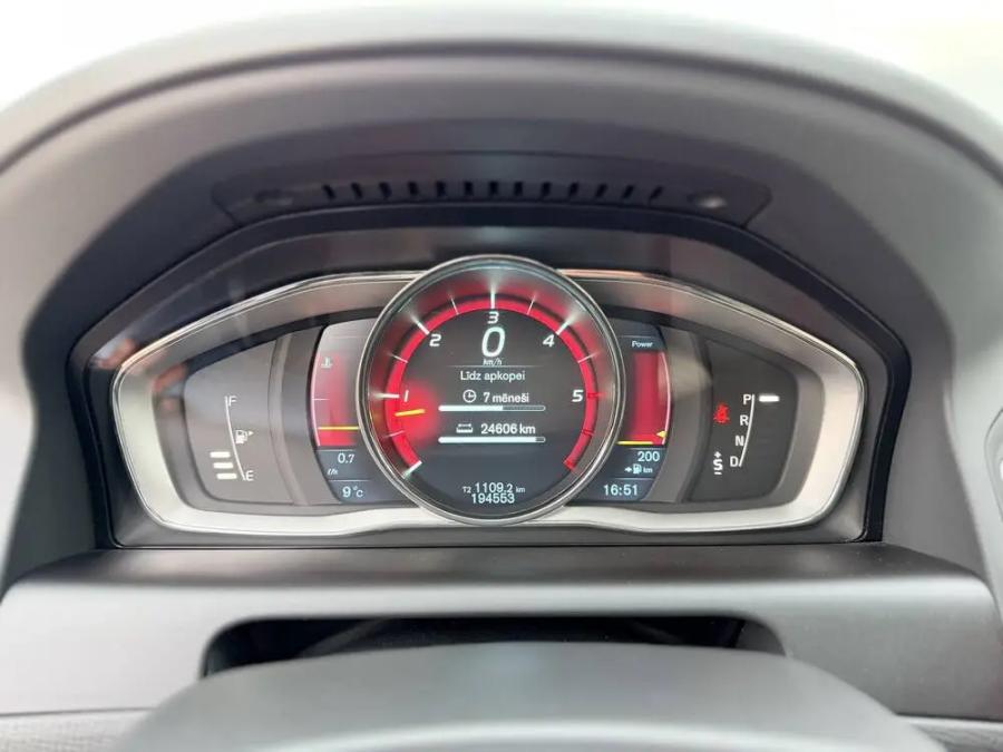 Sarkans Volvo XC60 2014 Rīga, ar dzinēja tilpumu 2.00 L un nobraukumu 194 tūkst. km par 14500 €, foto 18 vietnē AUTOMOTO.COM.LV