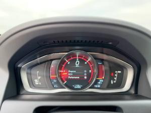 Sarkans Volvo XC60 2014 Rīga, ar dzinēja tilpumu 2.00 L un nobraukumu 194 tūkst. km par 14500 €, foto 21 vietnē AUTOMOTO.COM.LV