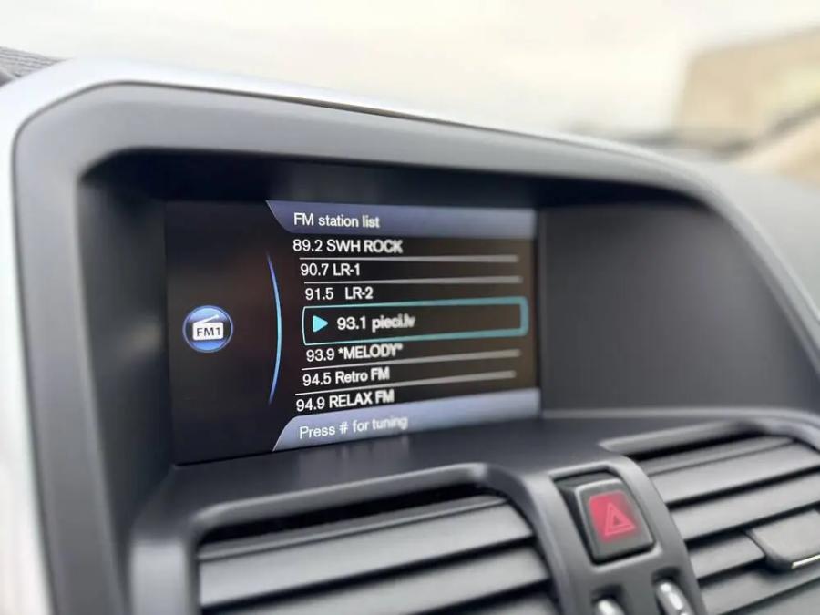 Sarkans Volvo XC60 2014 Rīga, ar dzinēja tilpumu 2.00 L un nobraukumu 194 tūkst. km par 14500 €, foto 27 vietnē AUTOMOTO.COM.LV