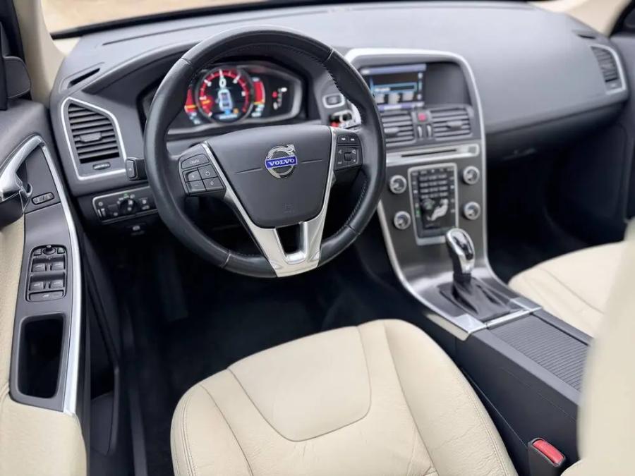 Sarkans Volvo XC60 2014 Rīga, ar dzinēja tilpumu 2.00 L un nobraukumu 194 tūkst. km par 14500 €, foto 28 vietnē AUTOMOTO.COM.LV