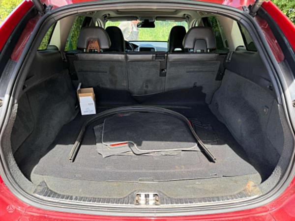 Sarkans Volvo XC60 2014 Klaipėda, ar dzinēja tilpumu 3.20 L un nobraukumu 250 tūkst. km par 5600 €, foto 4 vietnē AUTOMOTO.COM.LV