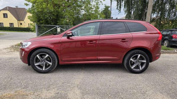 Red Volvo XC60 2014 in Siauliai, with an engine capacity of 2.40 L and mileage of 211 thousand km for 13350 €, photo 2 on AUTOMOTO.COM.LV