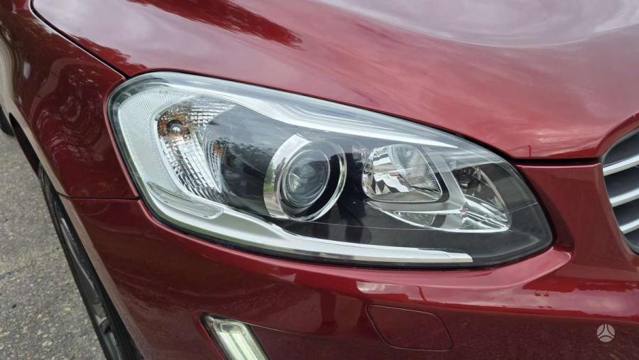 Sarkans Volvo XC60 2014 Šauļi, ar dzinēja tilpumu 2.40 L un nobraukumu 211 tūkst. km par 13350 €, foto 12 vietnē AUTOMOTO.COM.LV
