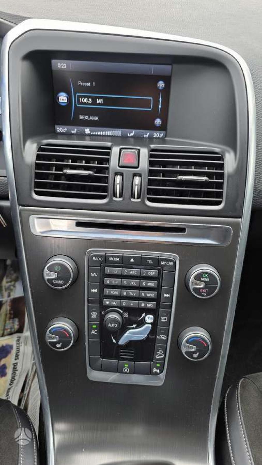 Sarkans Volvo XC60 2014 Šauļi, ar dzinēja tilpumu 2.40 L un nobraukumu 211 tūkst. km par 13350 €, foto 21 vietnē AUTOMOTO.COM.LV