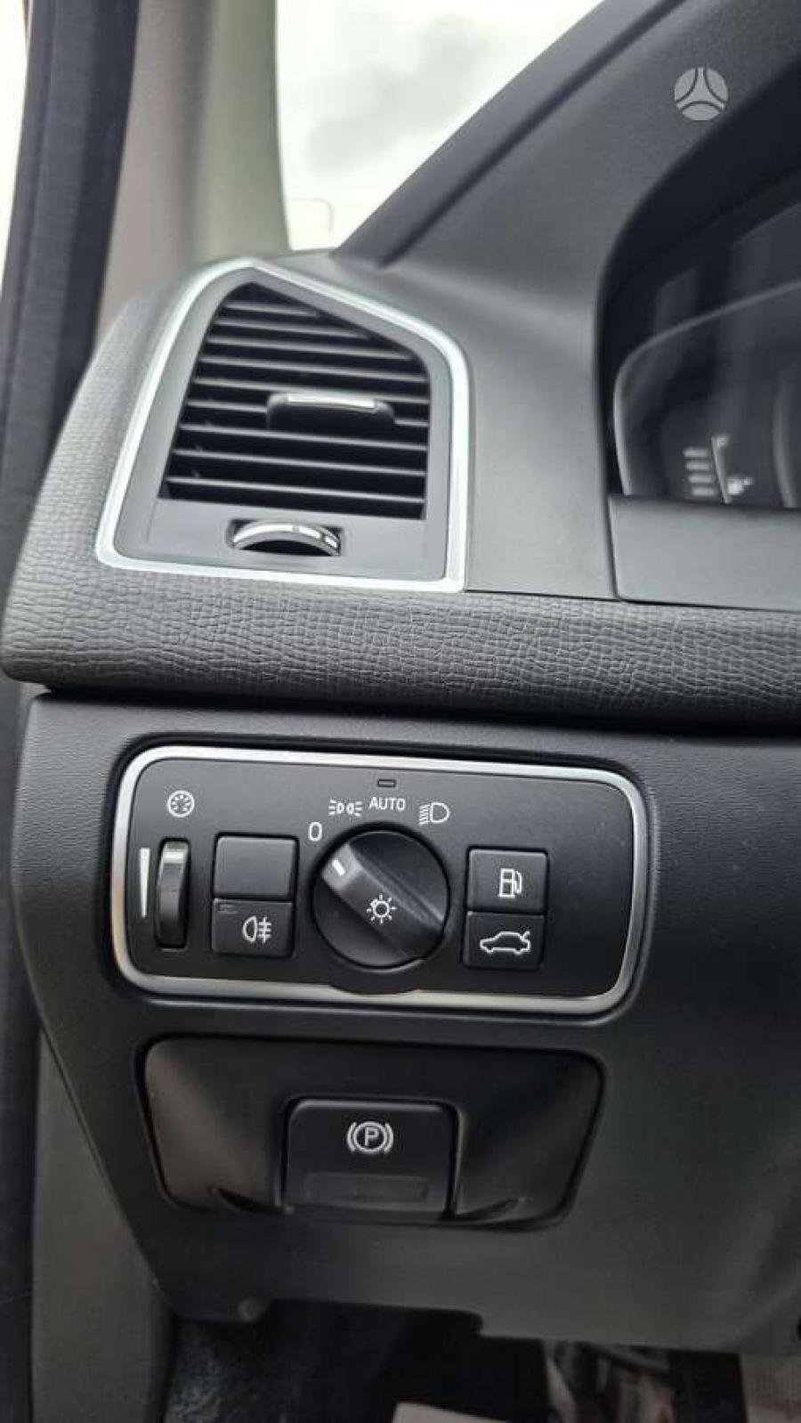 Sarkans Volvo XC60 2014 Šauļi, ar dzinēja tilpumu 2.40 L un nobraukumu 211 tūkst. km par 13350 €, foto 25 vietnē AUTOMOTO.COM.LV