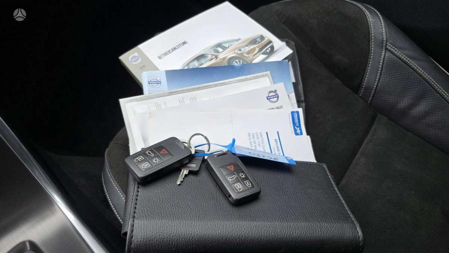 Sarkans Volvo XC60 2014 Šauļi, ar dzinēja tilpumu 2.40 L un nobraukumu 211 tūkst. km par 13350 €, foto 45 vietnē AUTOMOTO.COM.LV