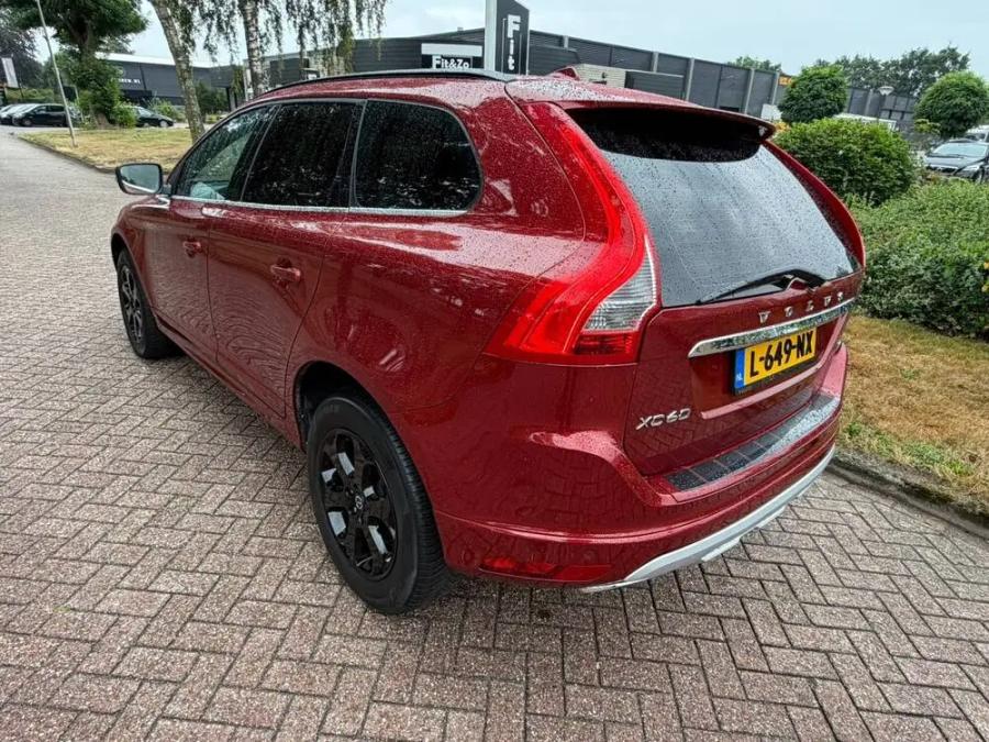 Red Volvo XC60 2014 in Jurmala, with an engine capacity of 2.00 L and mileage of 252 thousand km for 14750 €, photo 6 on AUTOMOTO.COM.LV