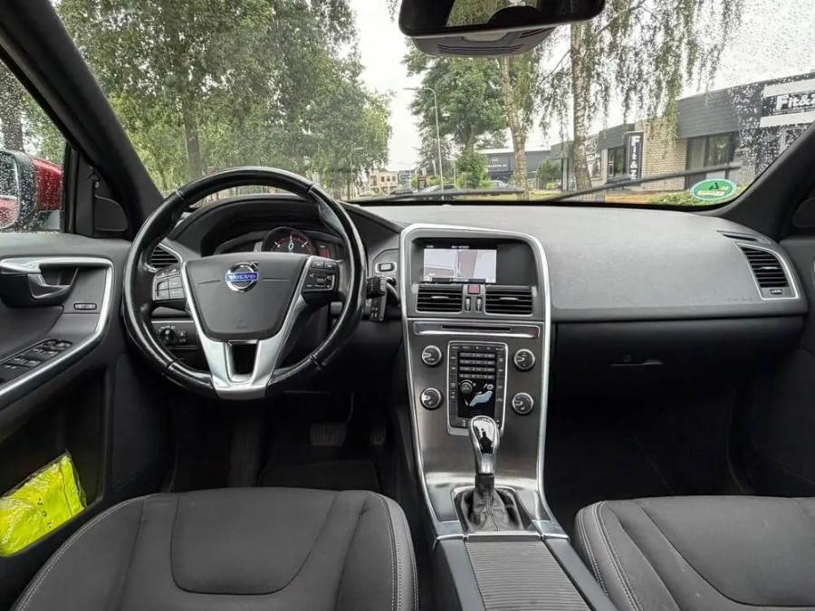 Red Volvo XC60 2014 in Jurmala, with an engine capacity of 2.00 L and mileage of 252 thousand km for 14750 €, photo 9 on AUTOMOTO.COM.LV