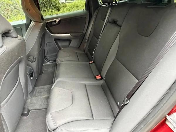 Sarkans Volvo XC60 2014 Jūrmala, ar dzinēja tilpumu 2.00 L un nobraukumu 252 tūkst. km par 14750 €, foto 10 vietnē AUTOMOTO.COM.LV