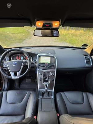 Sarkans Volvo XC60 2014 Viļņa, ar dzinēja tilpumu 2.40 L un nobraukumu 244 tūkst. km par 14350 €, foto 15 vietnē AUTOMOTO.COM.LV