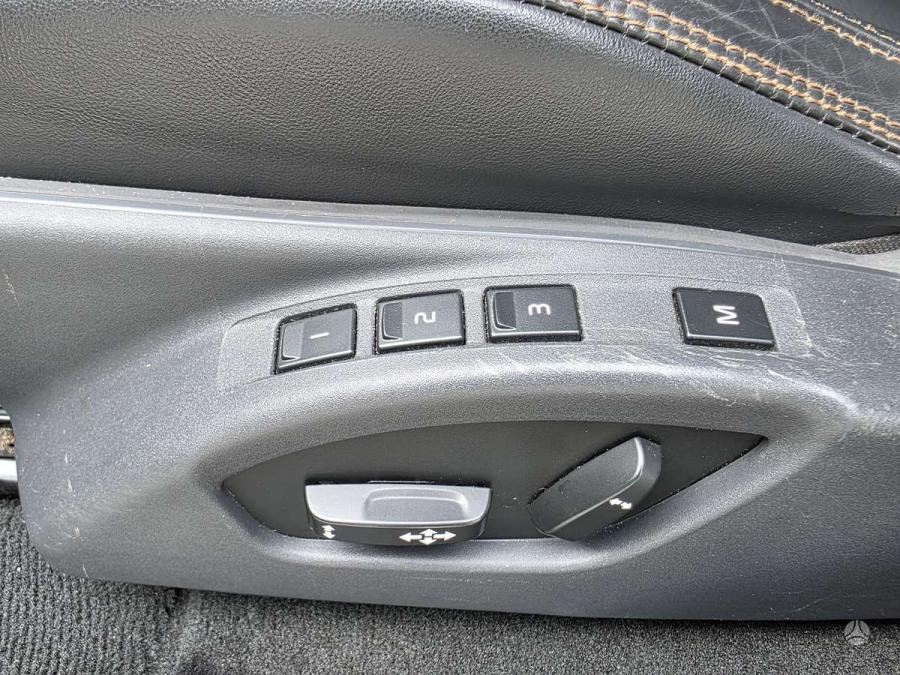 Sarkans Volvo XC60 2014 Viļņa, ar dzinēja tilpumu 2.40 L un nobraukumu 244 tūkst. km par 14350 €, foto 29 vietnē AUTOMOTO.COM.LV