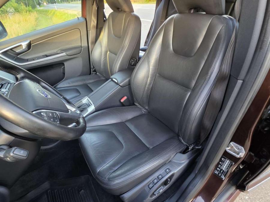 Sarkans Volvo XC60 2014 Viļņa, ar dzinēja tilpumu 2.40 L un nobraukumu 244 tūkst. km par 14350 €, foto 31 vietnē AUTOMOTO.COM.LV