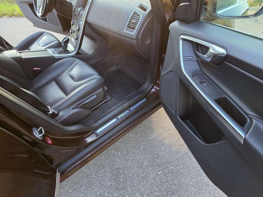 Sarkans Volvo XC60 2014 Viļņa, ar dzinēja tilpumu 2.40 L un nobraukumu 244 tūkst. km par 14350 €, foto 32 vietnē AUTOMOTO.COM.LV