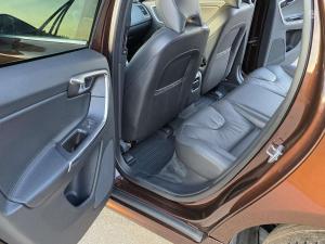 Sarkans Volvo XC60 2014 Viļņa, ar dzinēja tilpumu 2.40 L un nobraukumu 244 tūkst. km par 14350 €, foto 33 vietnē AUTOMOTO.COM.LV