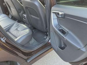 Sarkans Volvo XC60 2014 Viļņa, ar dzinēja tilpumu 2.40 L un nobraukumu 244 tūkst. km par 14350 €, foto 34 vietnē AUTOMOTO.COM.LV