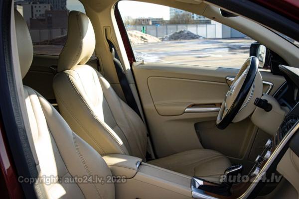 Sarkans Volvo XC60 2015 Tallina, ar dzinēja tilpumu 2.40 L un nobraukumu 185 tūkst. km par 18500 €, foto 11 vietnē AUTOMOTO.COM.LV