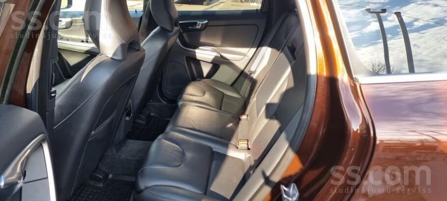 Sarkans Volvo XC60 2015 Daugavpils, ar dzinēja tilpumu 2.40 L un nobraukumu 157 tūkst. km par 22450 €, foto 7 vietnē AUTOMOTO.COM.LV
