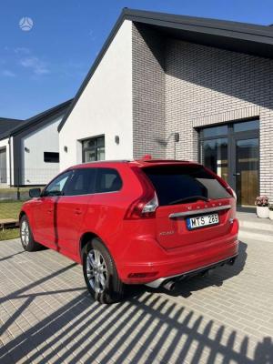 Red Volvo XC60 2015 in Vilnius, with an engine capacity of 2.95 L and mileage of 325 thousand km for 10499 €, photo 4 on AUTOMOTO.COM.LV