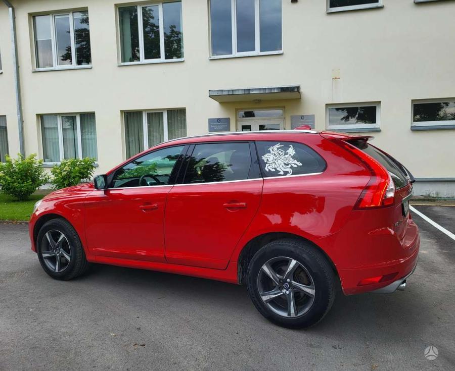 Sarkans Volvo XC60 2015 Šauļi, ar dzinēja tilpumu 2.00 L un nobraukumu 360 tūkst. km par 8550 €, foto 16 vietnē AUTOMOTO.COM.LV