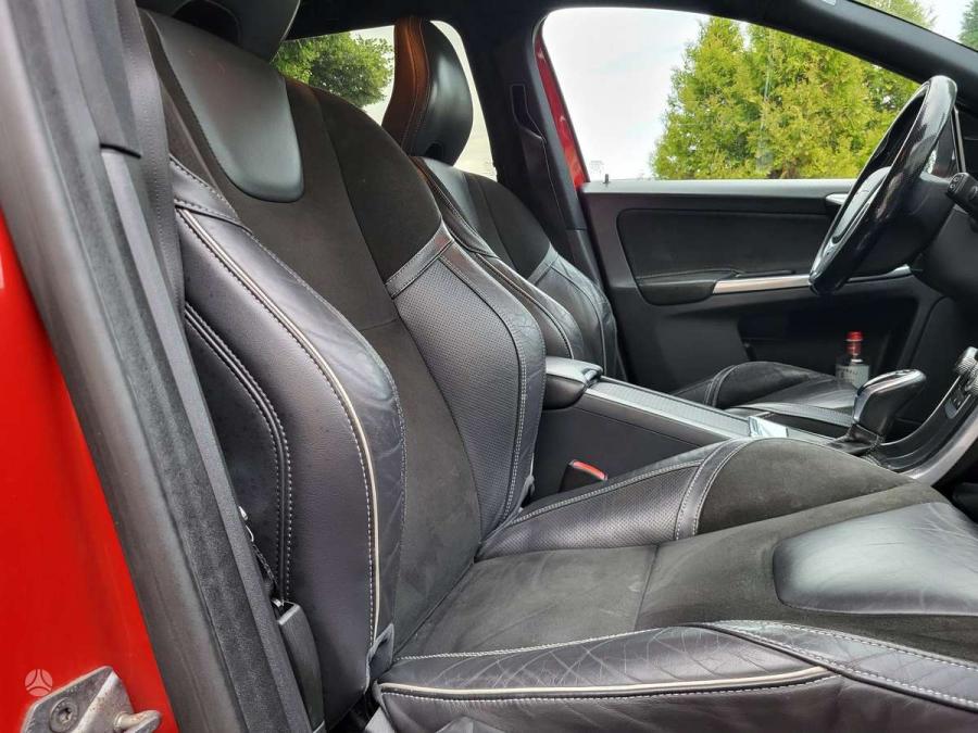 Sarkans Volvo XC60 2015 Šauļi, ar dzinēja tilpumu 2.00 L un nobraukumu 360 tūkst. km par 8550 €, foto 22 vietnē AUTOMOTO.COM.LV