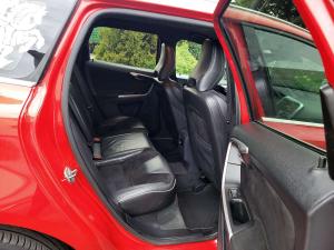 Sarkans Volvo XC60 2015 Šauļi, ar dzinēja tilpumu 2.00 L un nobraukumu 360 tūkst. km par 8550 €, foto 25 vietnē AUTOMOTO.COM.LV