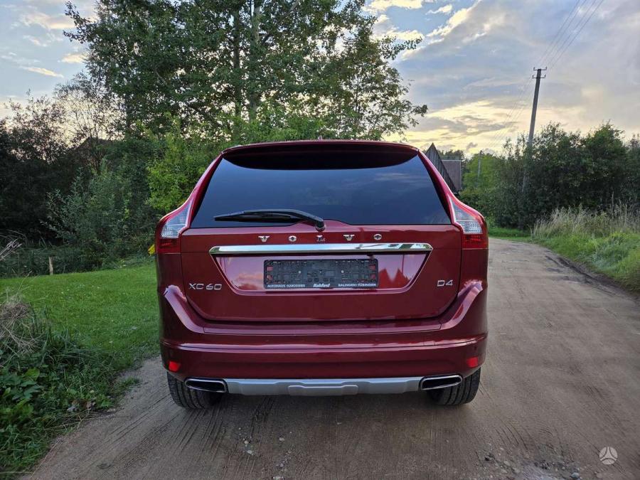 Red Volvo XC60 2015 in Ignalina, with an engine capacity of 2.00 L and mileage of 225 thousand km for 13500 €, photo 5 on AUTOMOTO.COM.LV